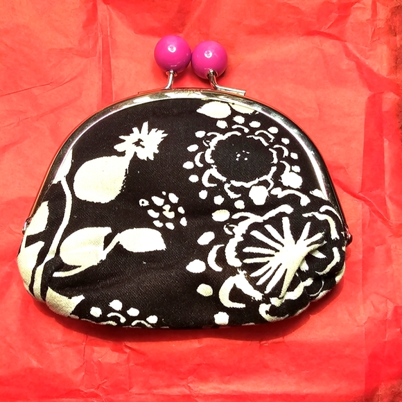 thirty-one | Bags | Thirtyone Brand Black And White Double Kiss Closure ...
